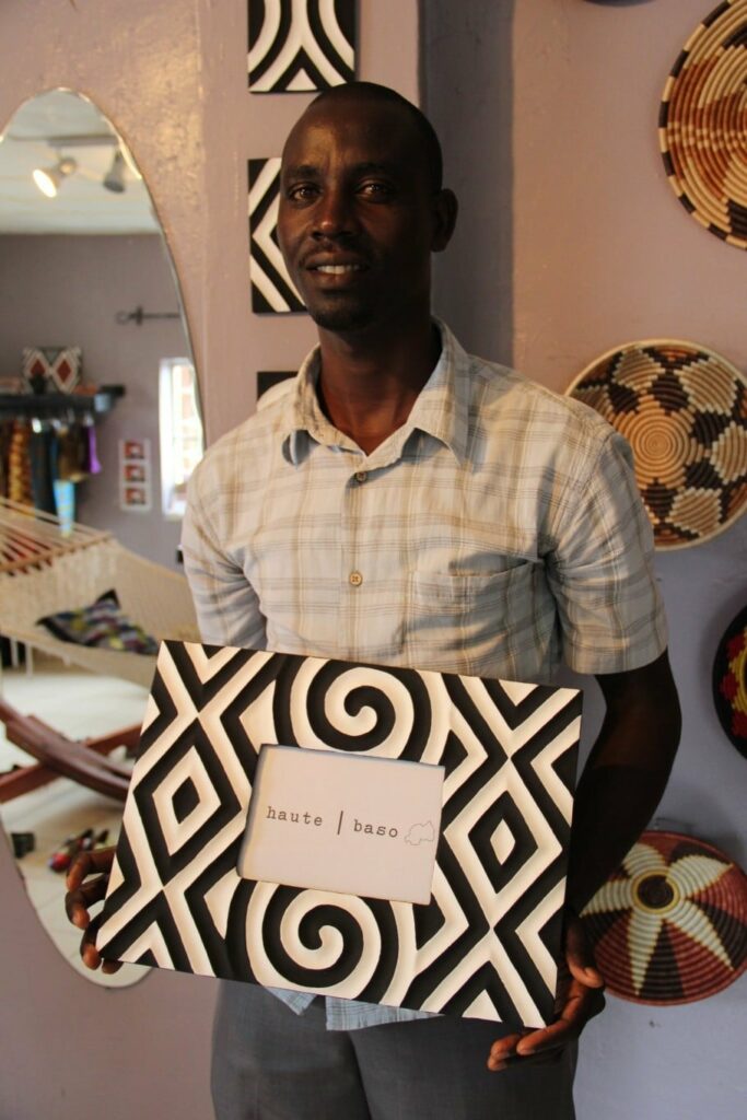 Artisans Of Rwanda: Meet Kayiranga, The Imigongo Artist - Epicure & Culture